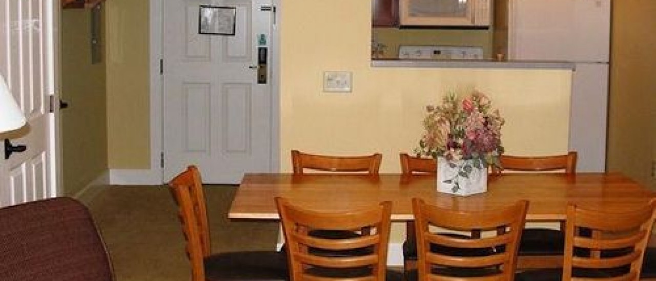 JACKSON GORE VILLAGE, Okemo | North American Skiing ...